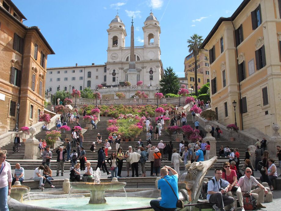 Tidig morgon vid Spanska Trappan - Roma, Italia - Sierra - Reiseguiden